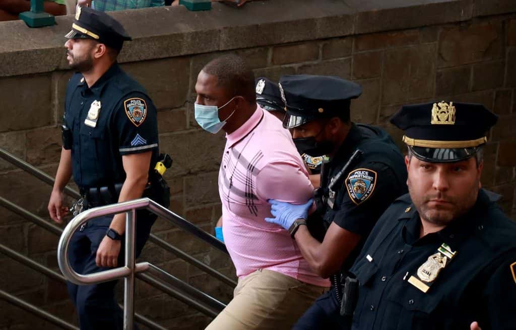 Suspect Arrested After Attacking Women On Manhattan Subway Slashing ...
